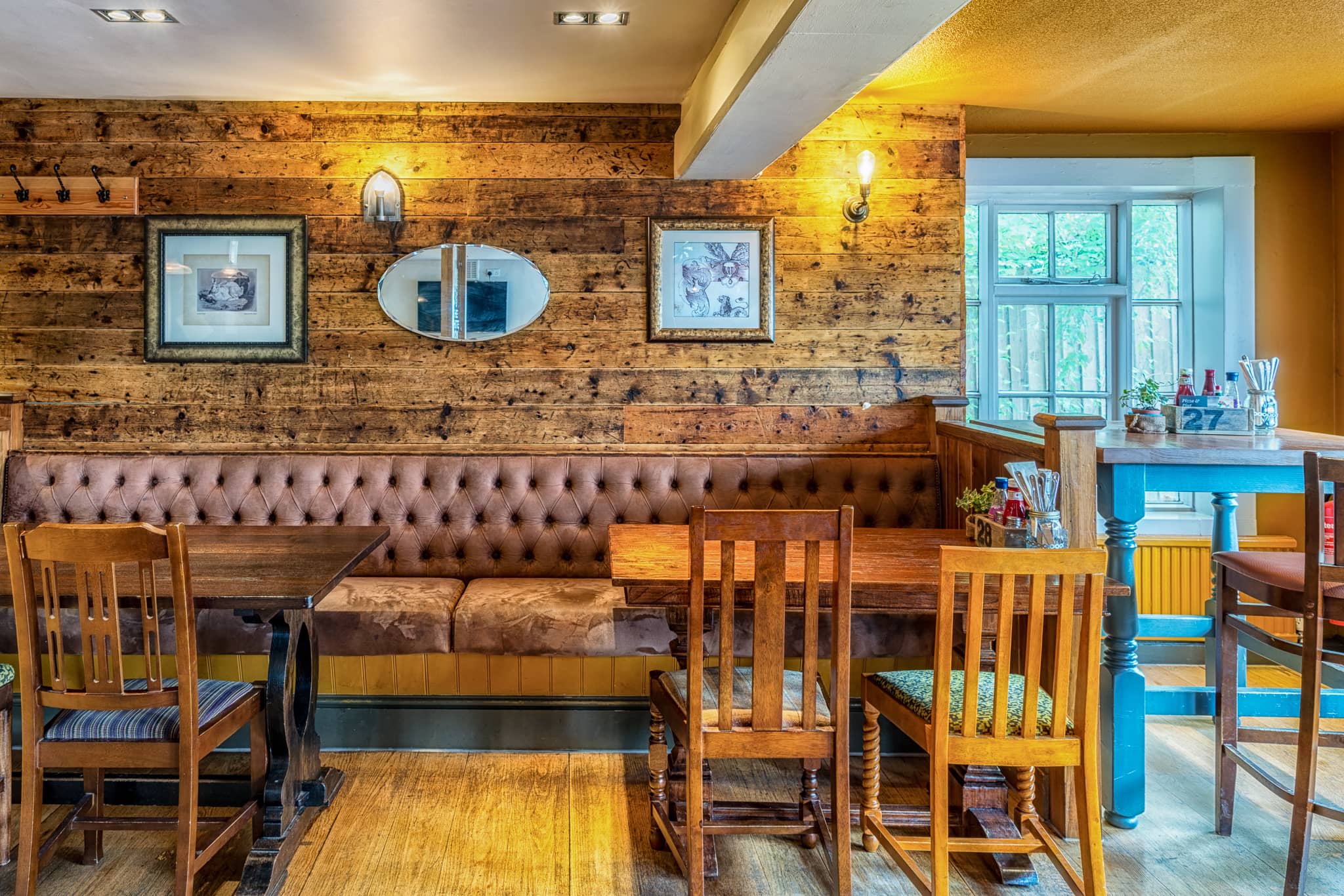 Modern gastropub - Daniel Atkinson: interior and architectural ...